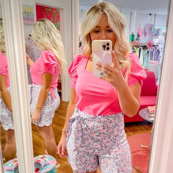 Lilly Pulitzer | Tops | Lilly Pulitzer Jessie Short Puffsleeve Top ...